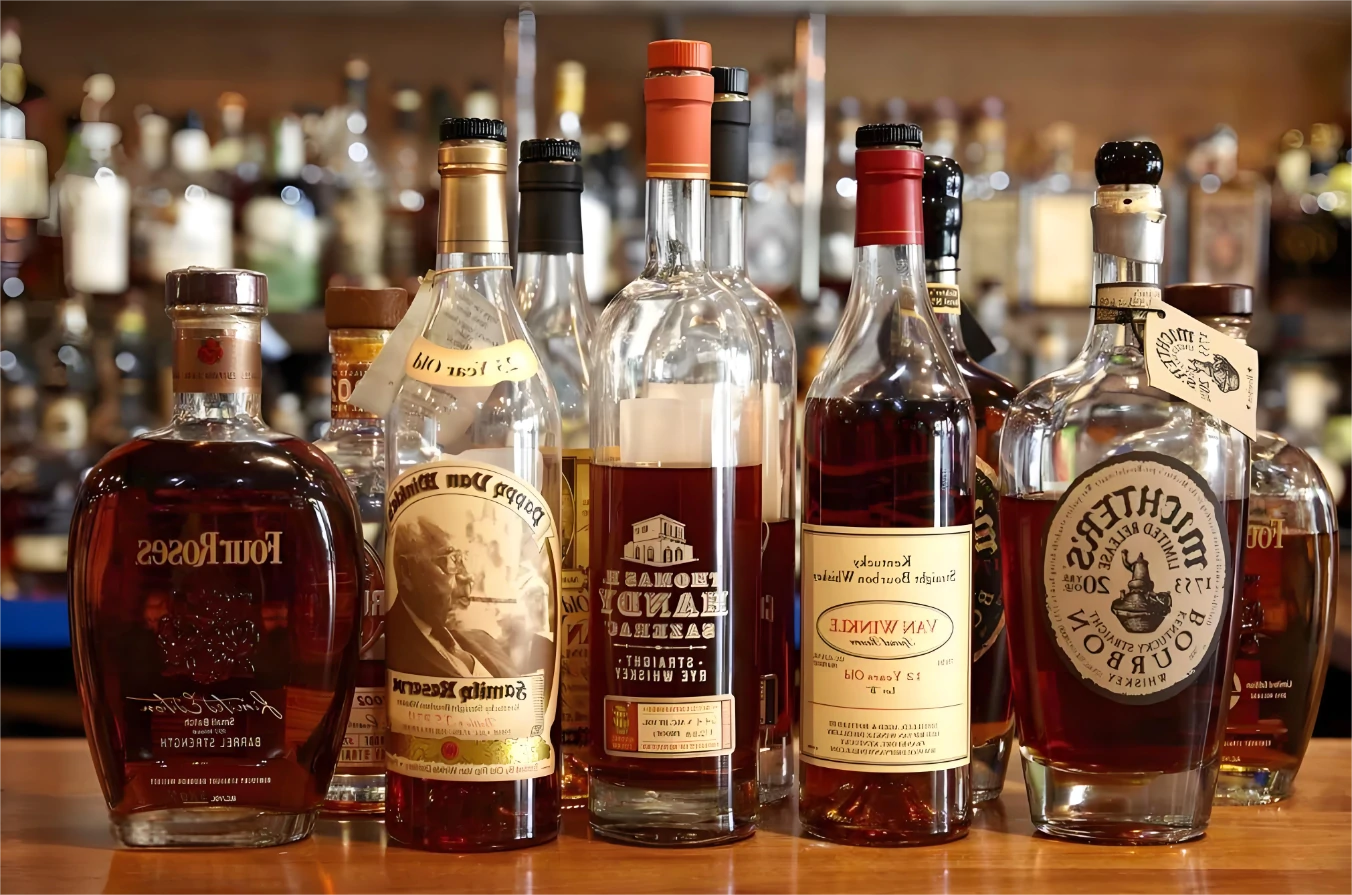 Different Glass Bottle Sizes for Whiskey | HIKING GLASS